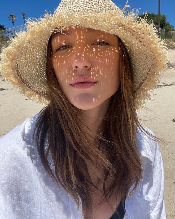 Image of Ava Cota