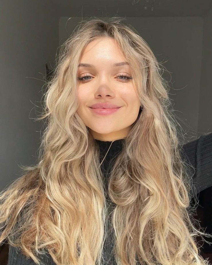 Picture of Anya Tikhomirova