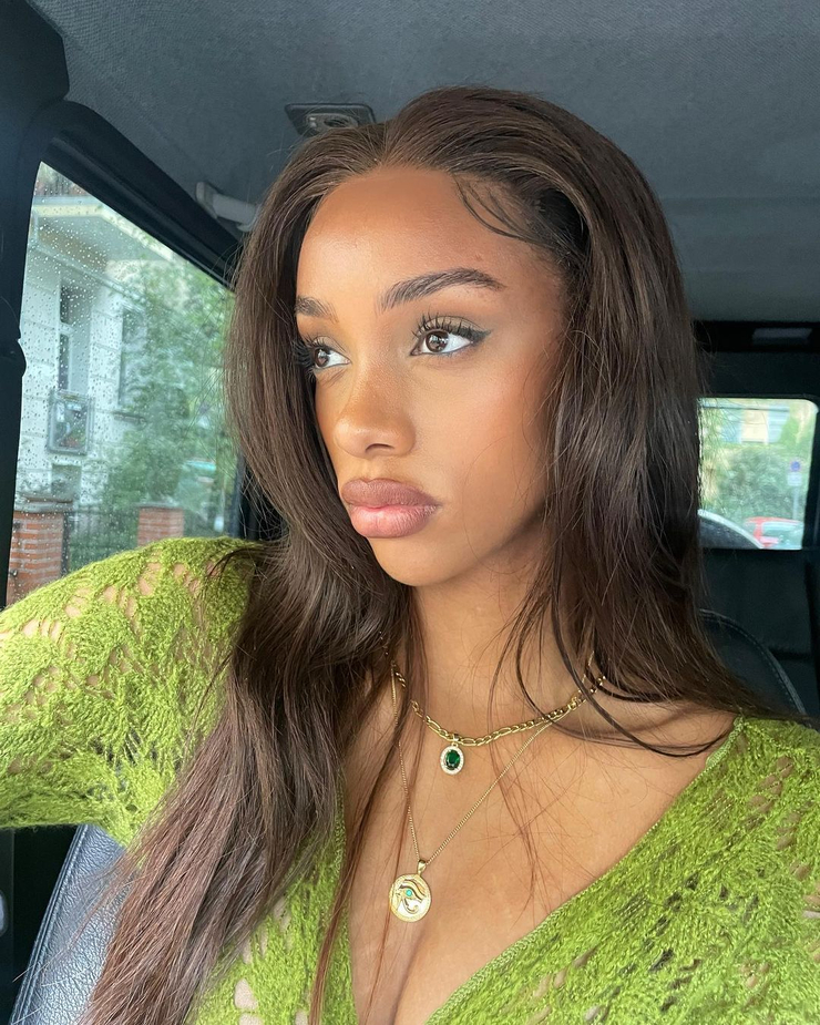 Vanessa Sarah Maria image