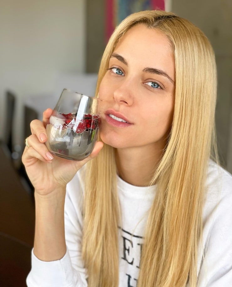 Doukissa Nomikou image