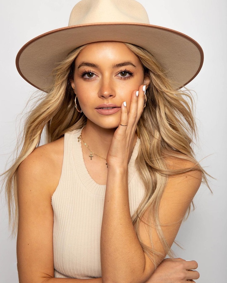 Maddie Mae Salute image