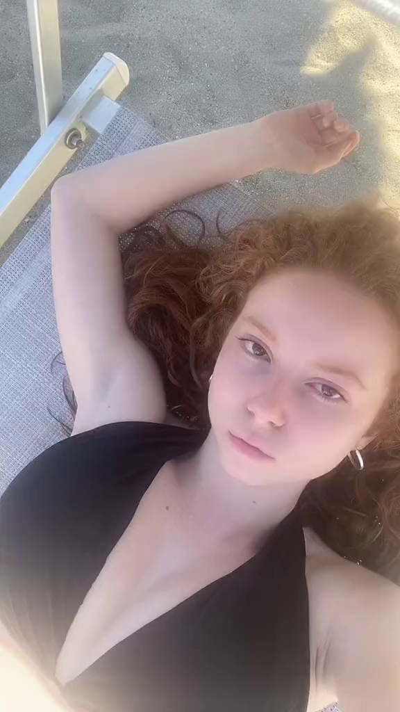 Francesca Capaldi picture