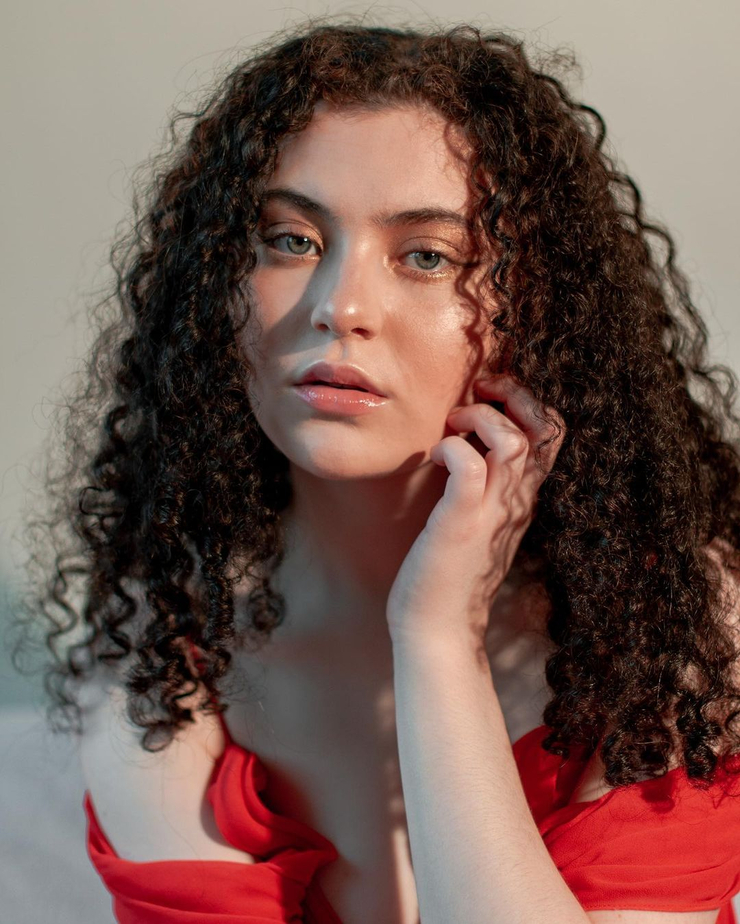 Picture of Lilla Crawford