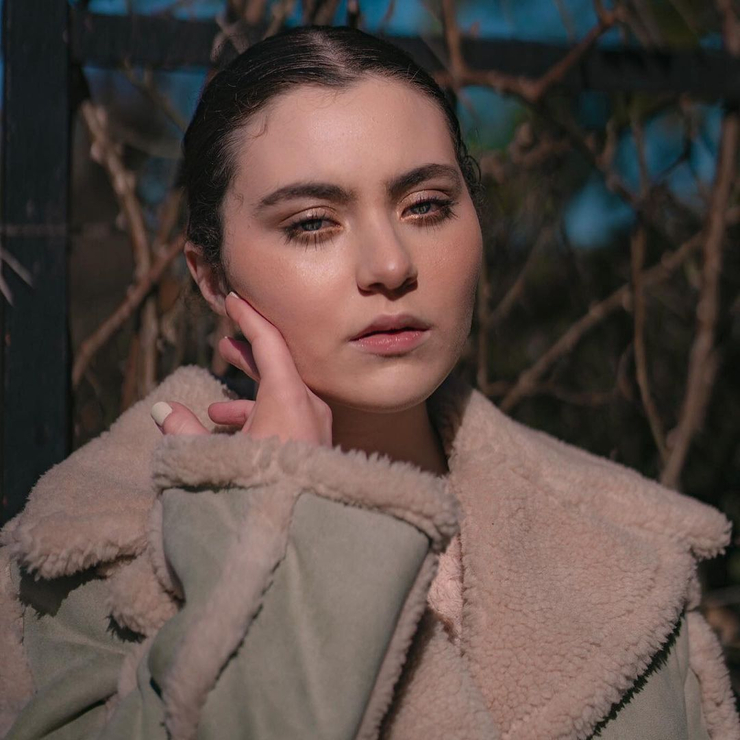 Picture of Lilla Crawford