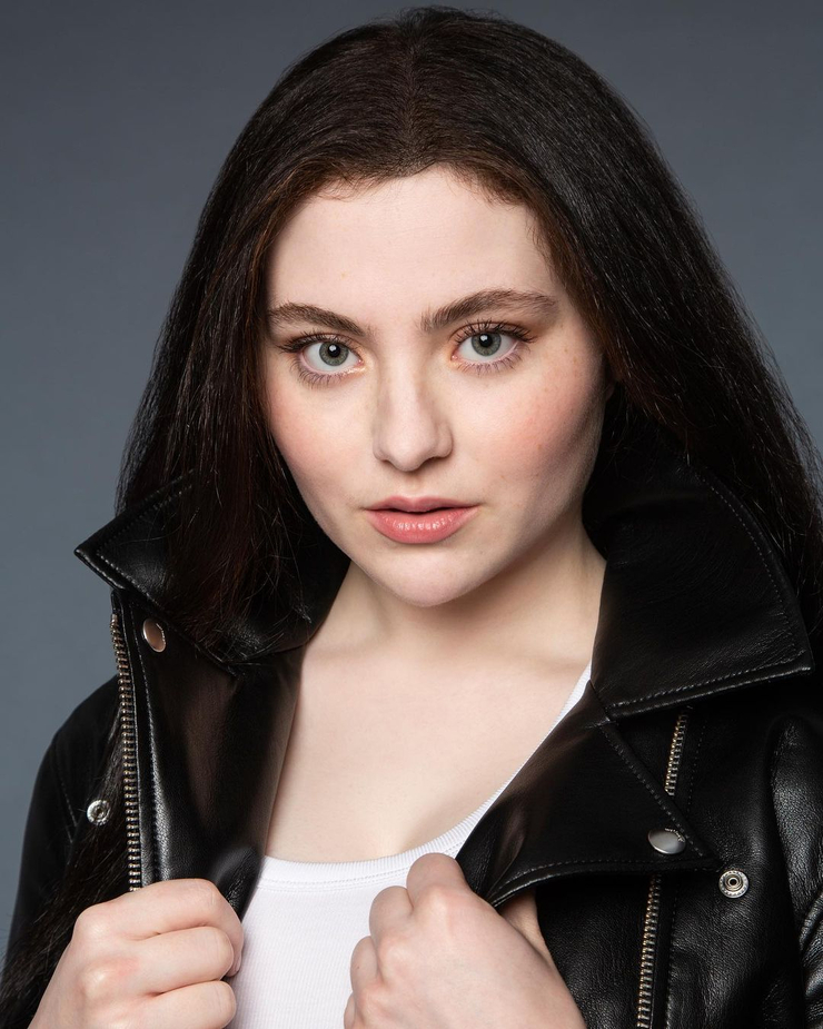 Lilla Crawford image
