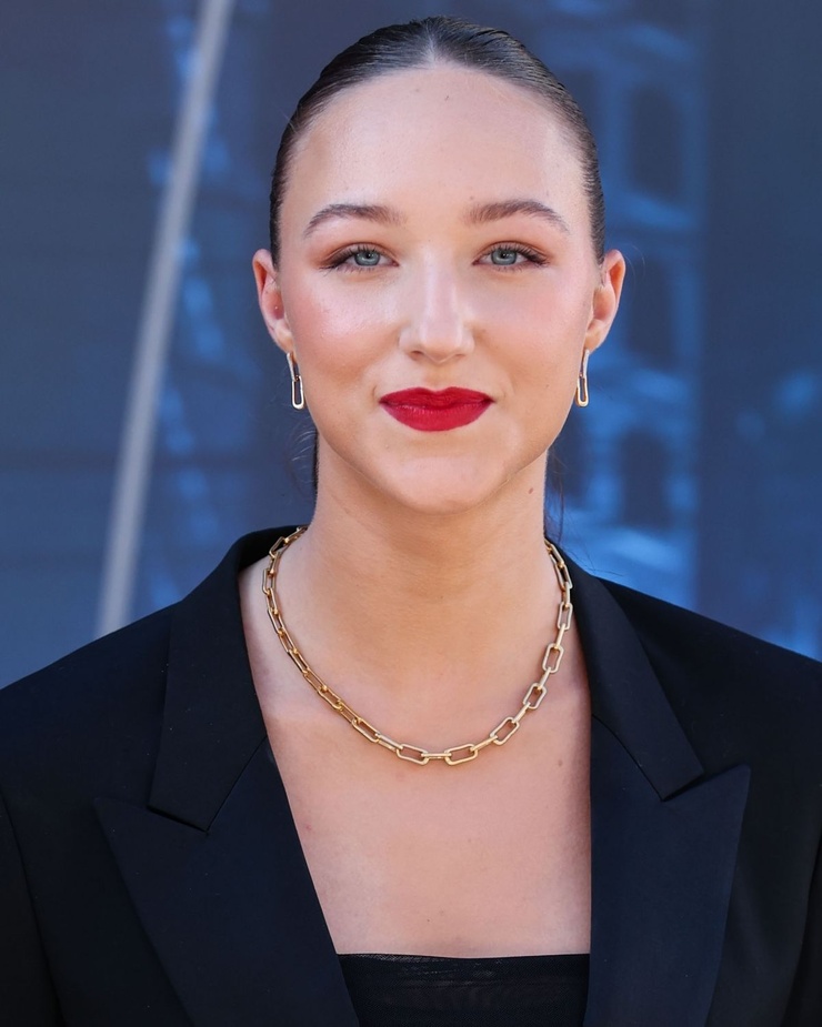 Picture of Ava Cota