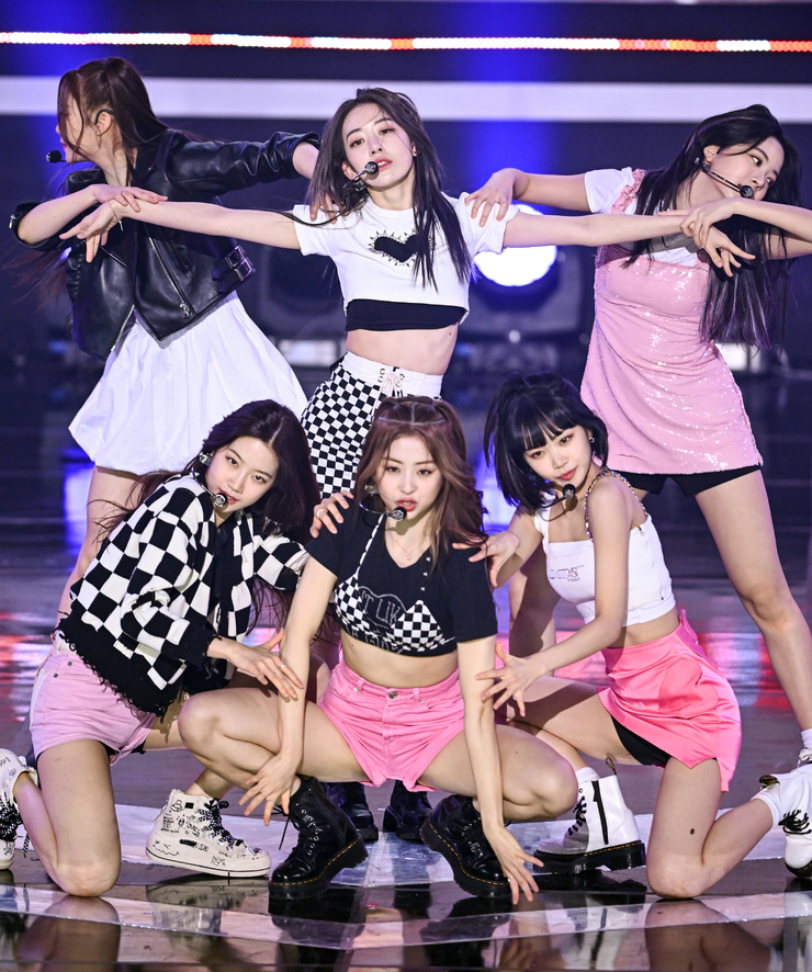 Picture of LE SSERAFIM