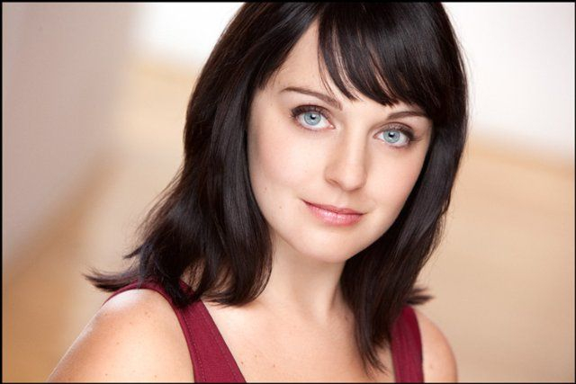 Clare Thomas image