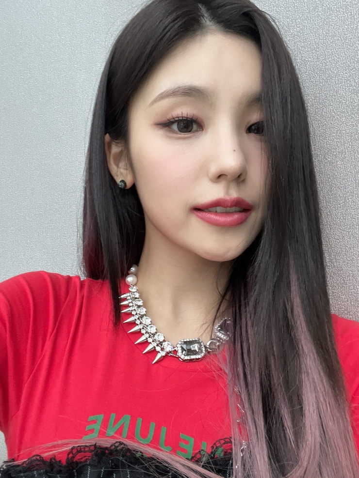Hwang Yeji image