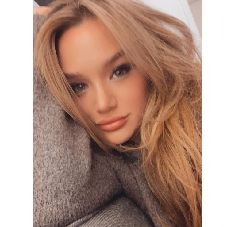 Hunter King image
