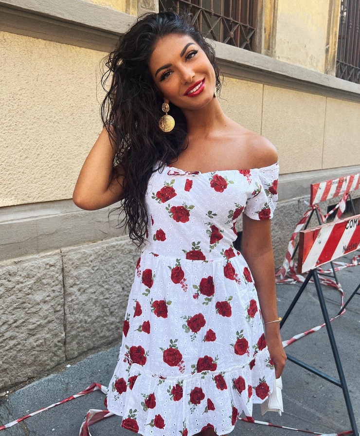 Picture of Elisa Maino