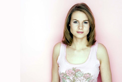 Laura Solon picture