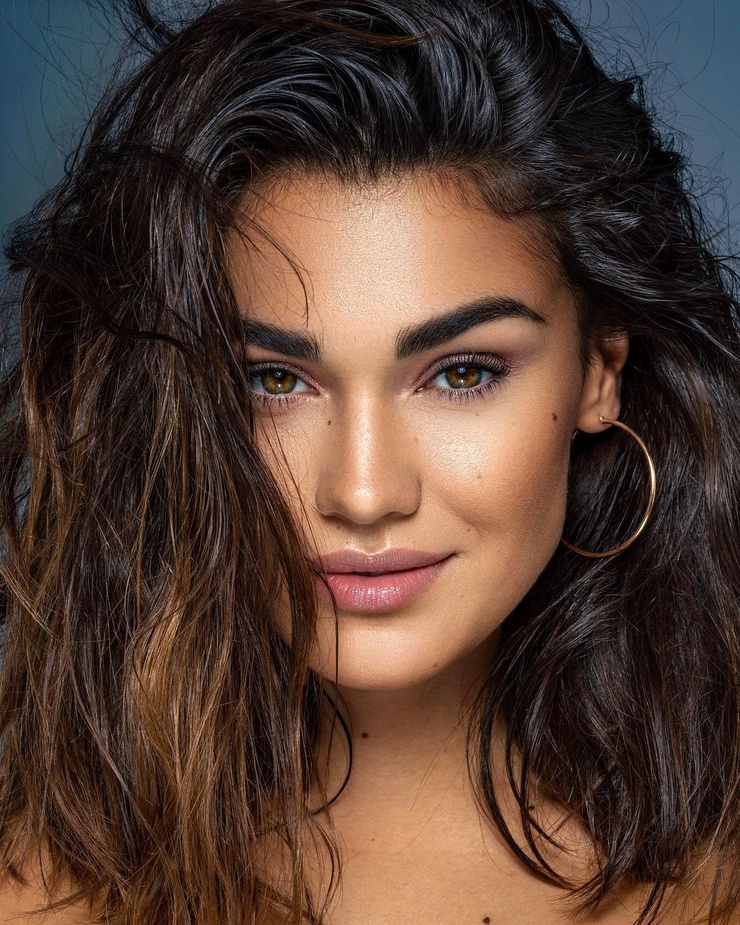 Andrea Kalousova image