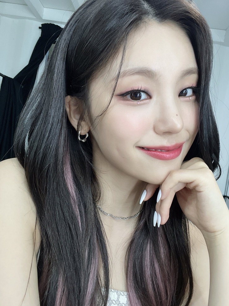 Picture of Hwang Yeji