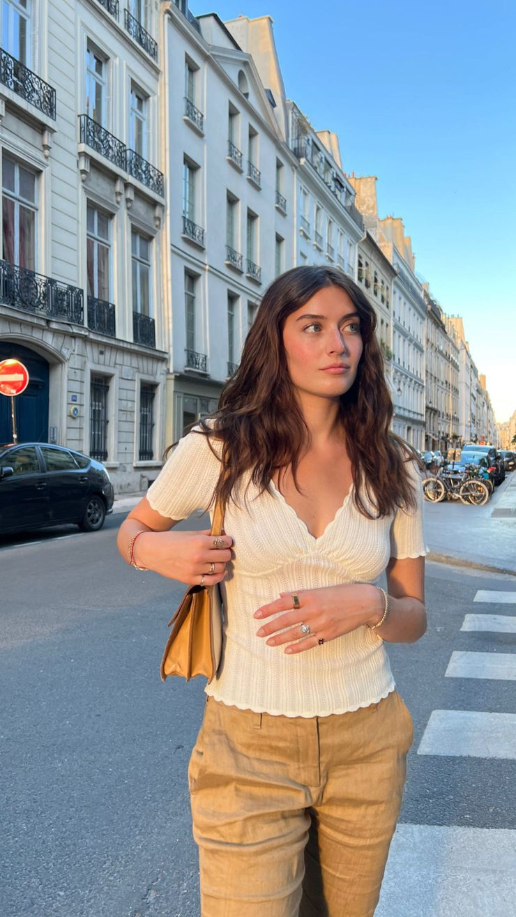 Jessica Clements picture