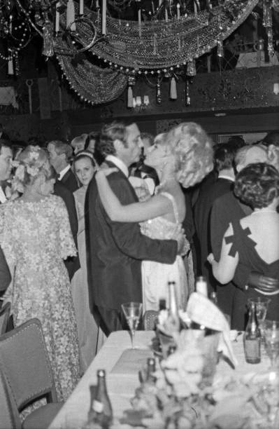 Joe Hyams, Elke Sommer