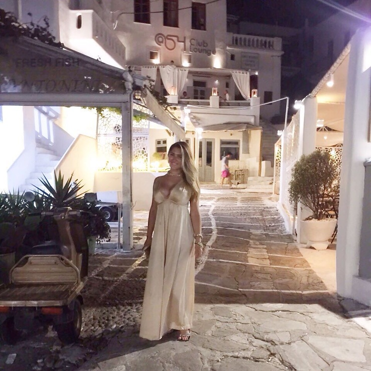 Picture of Elise Mosca.