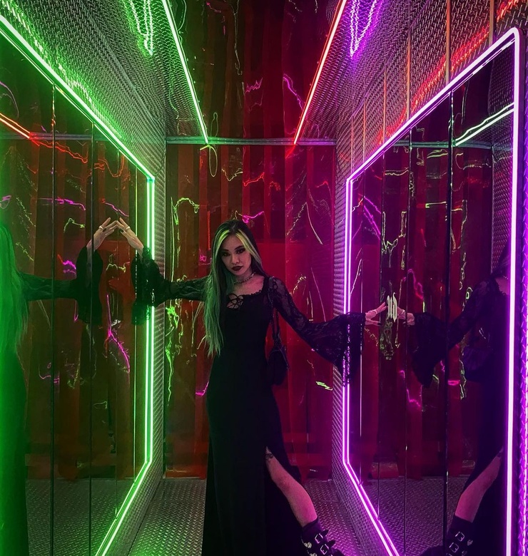 Picture of Michelle Dee