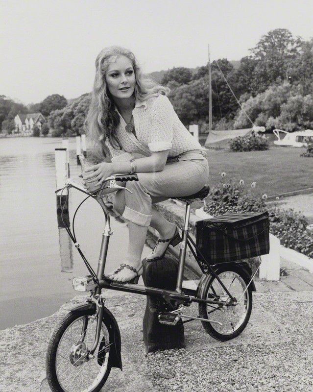 Jenny Hanley image