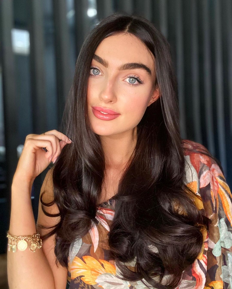 Picture of Paris Raine