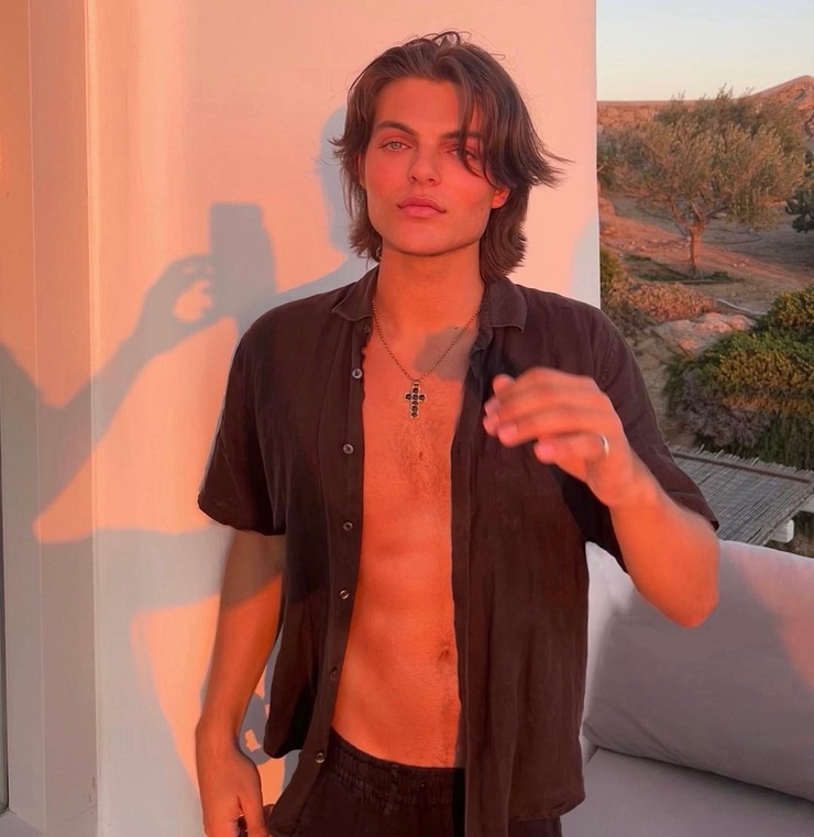 Damian Hurley
