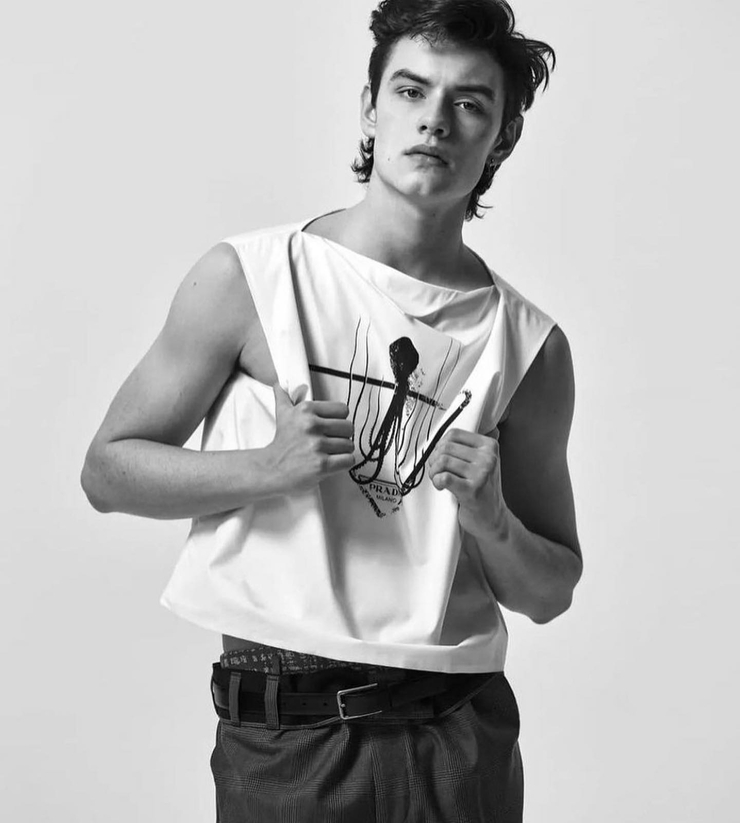 Picture of Louis Partridge