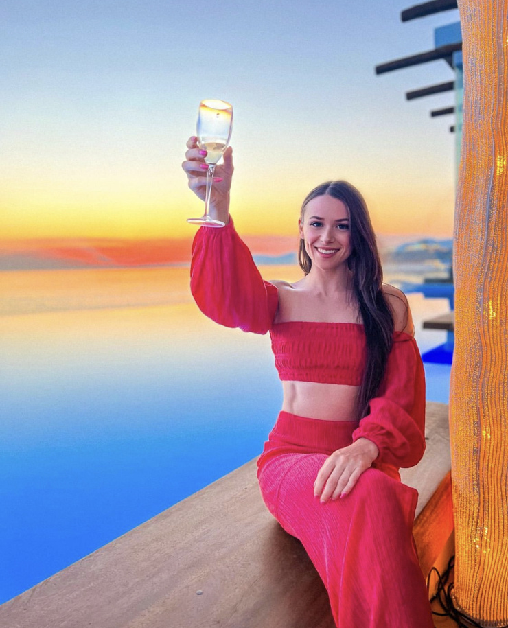 Picture of Caitlin Beadles