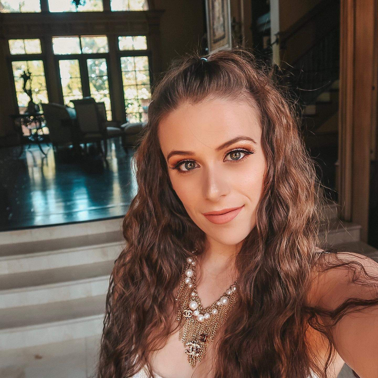 Picture of Caitlin Beadles