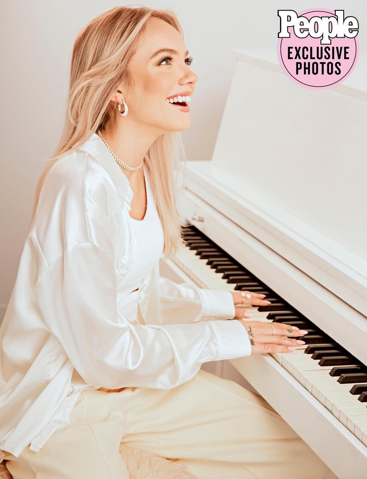 Image of Danielle Bradbery