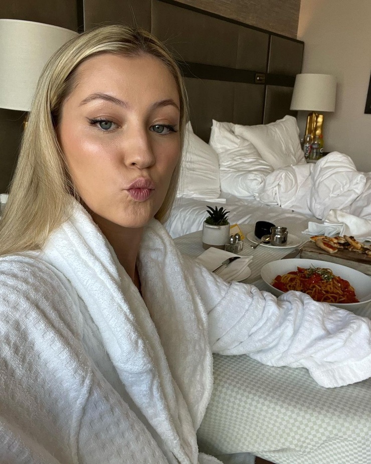 Picture of Ava Sambora
