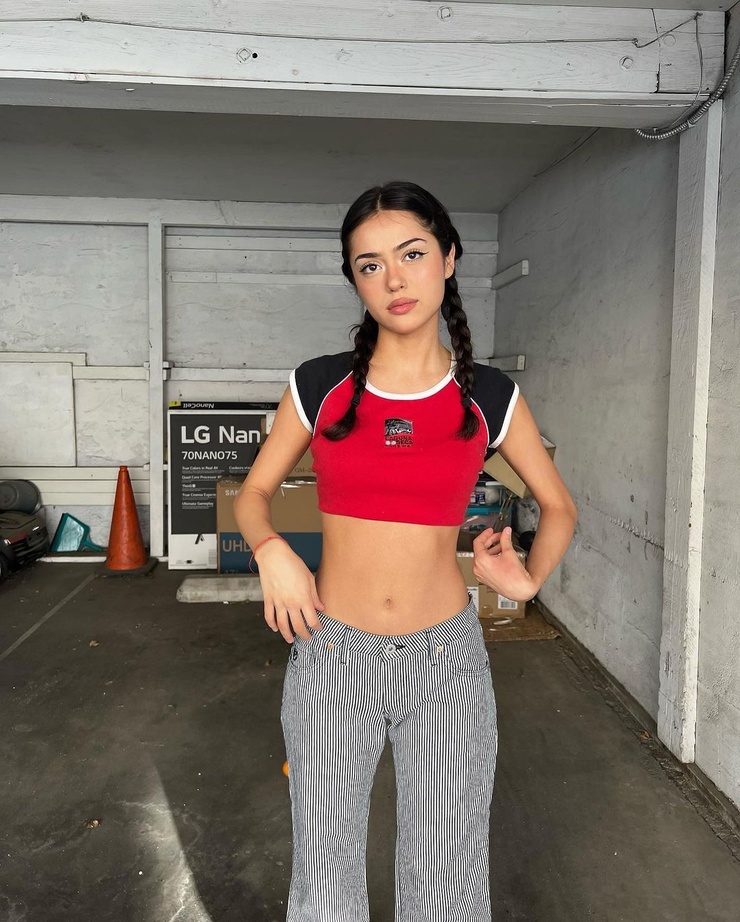 Image of Nailea Devora