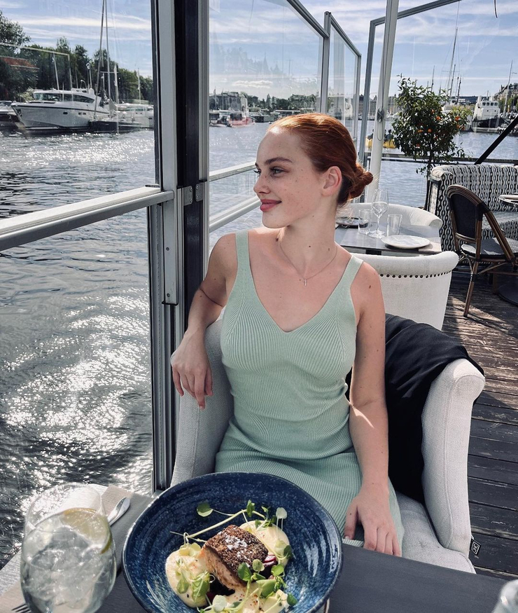 Picture of Viola Koves