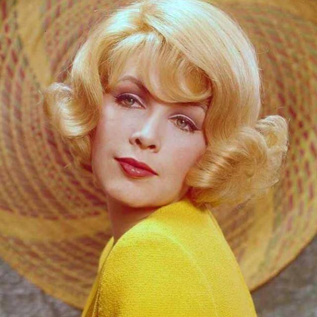 Picture of Stella Stevens