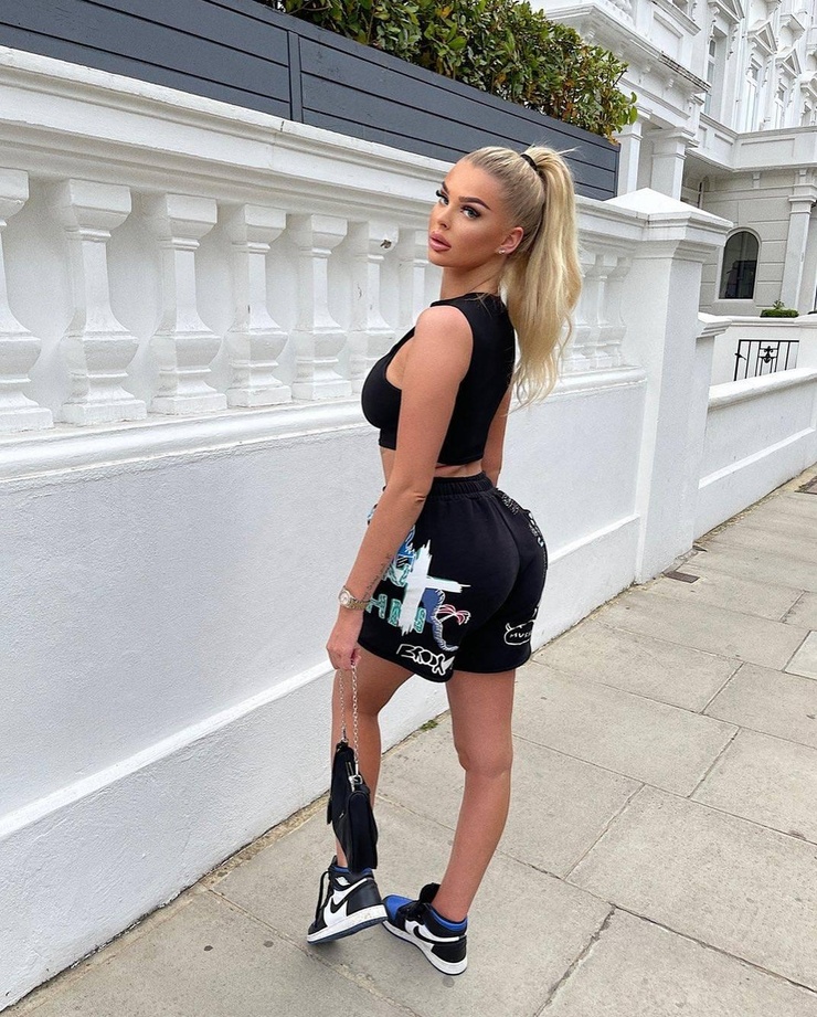 Picture of Lily Bult