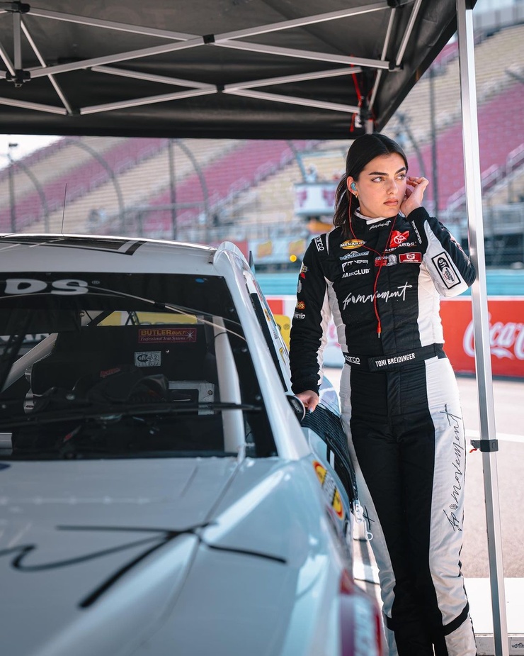 Picture of Toni Breidinger