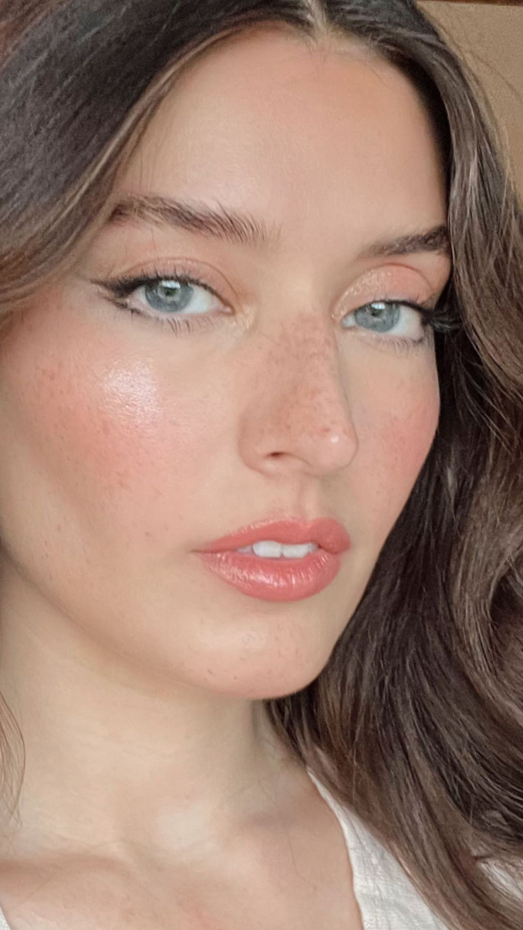 Jessica Clements image