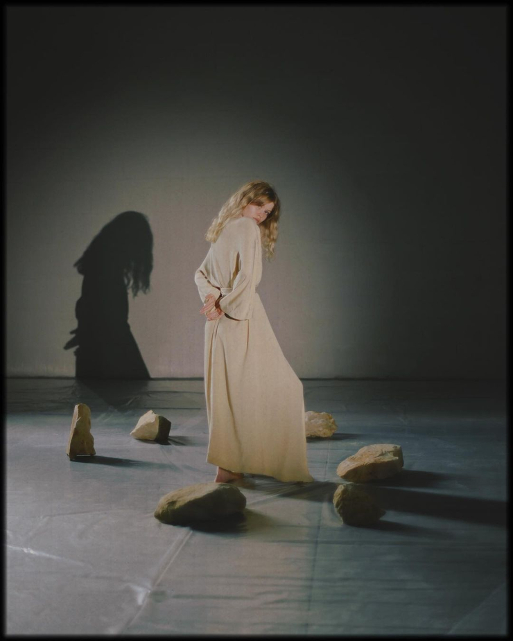 Picture of Luna (model)