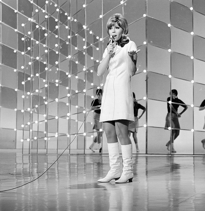Nancy Sinatra picture