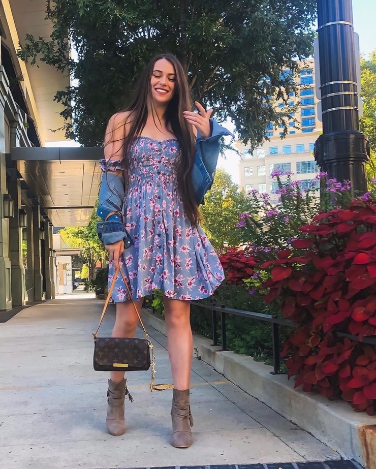 Caitlin Beadles picture