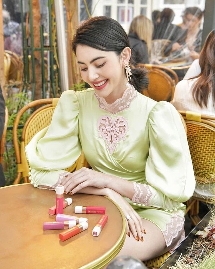 Picture of Davika Hoorne