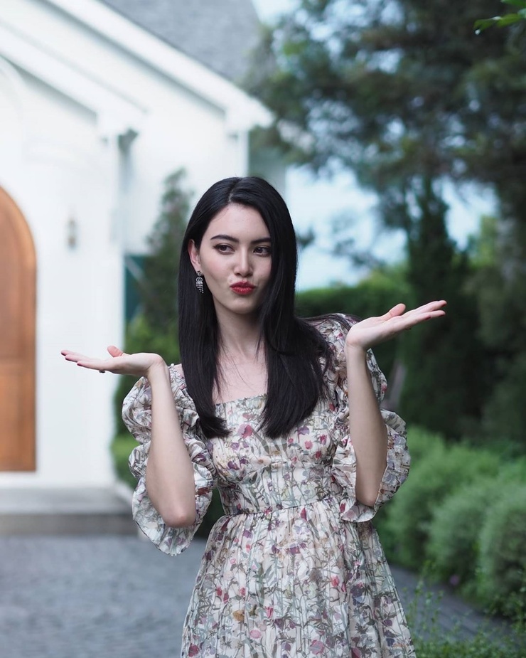 Picture of Davika Hoorne