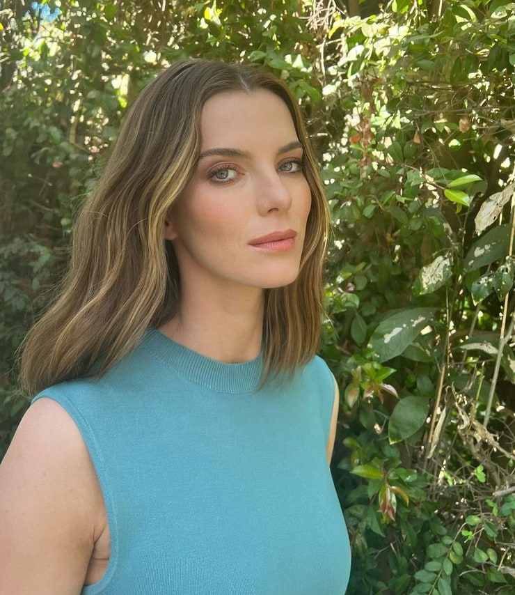 Picture of Betty Gilpin