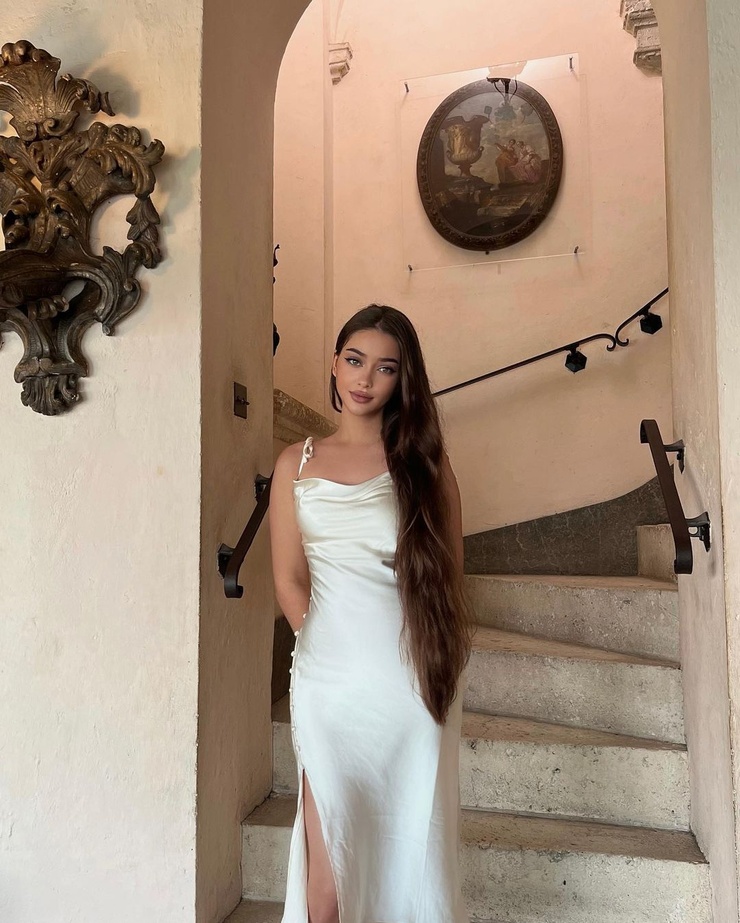 Image of Isabel Rose