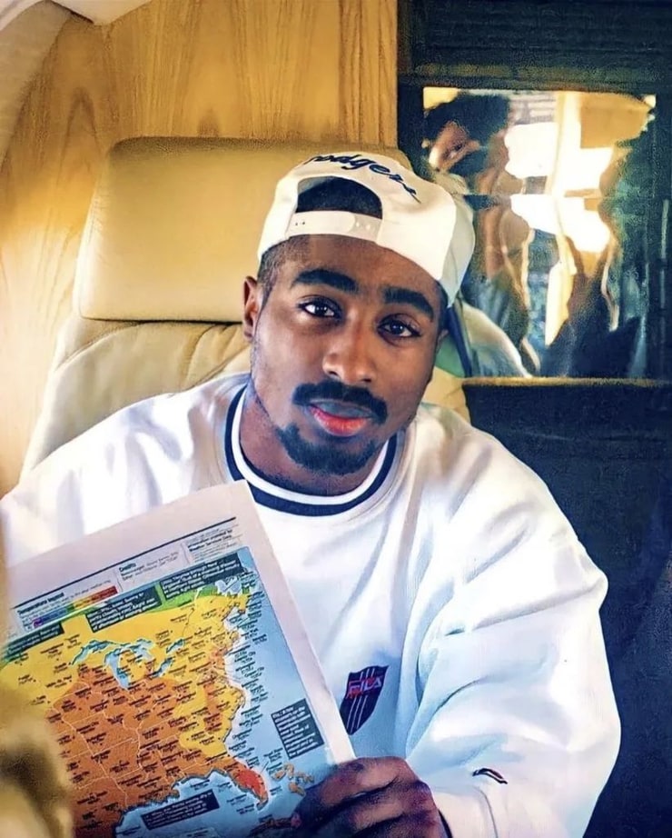 Tupac Shakur image