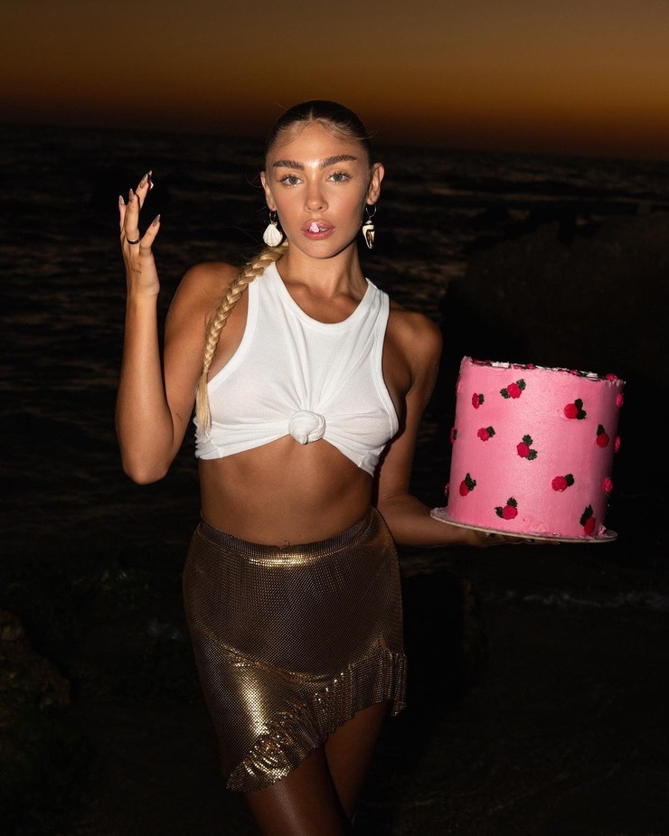 Picture of Maya Keyy