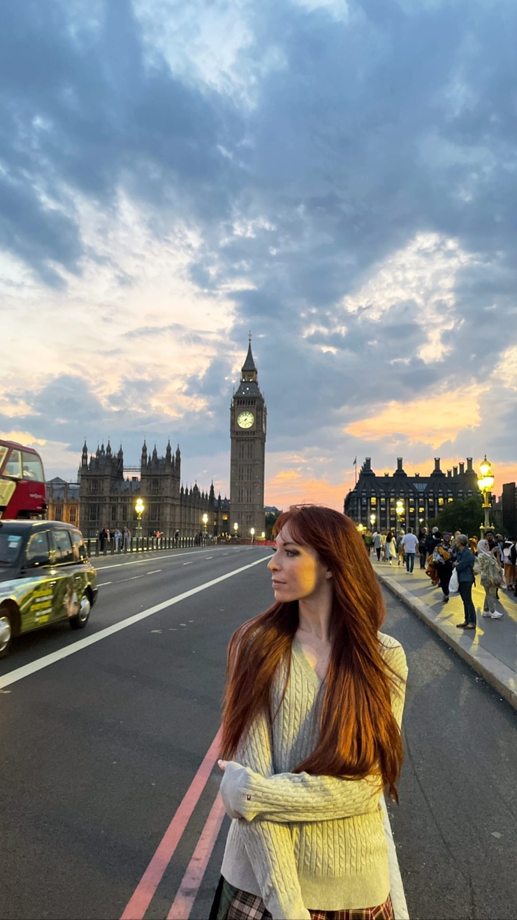 Lisa Foiles image