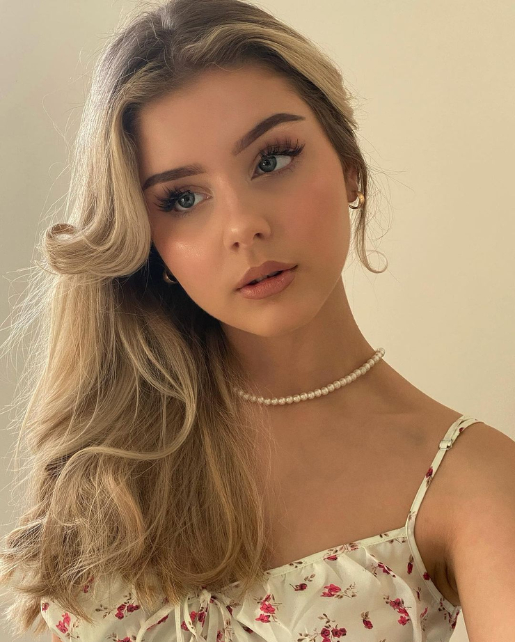 Picture of Darcey Angel