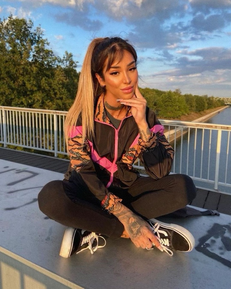 Picture of Alev Rules