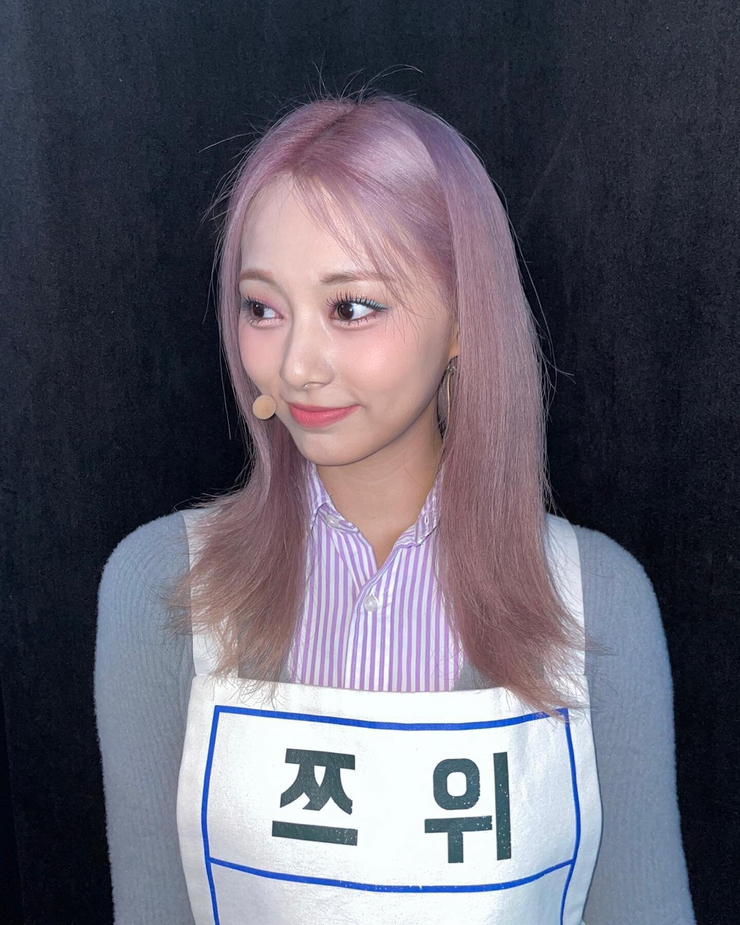 Picture of Chou Tzu-yu (Tzuyu)