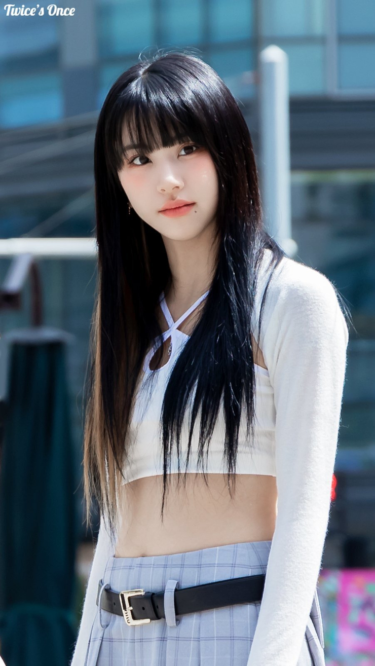 Picture of Son Chae Young